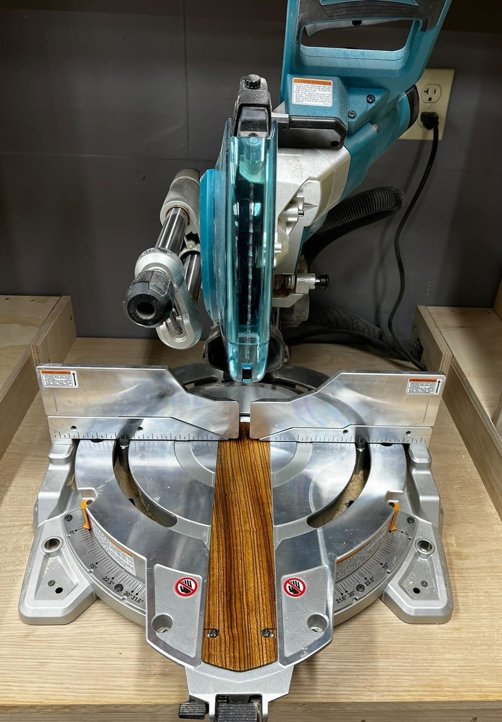 Zero Clearance Insert for Makita LS1019 Miter Saw – Daniel Dunlap Woodworks